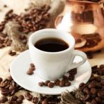 Café con miel: beneficios y propiedades