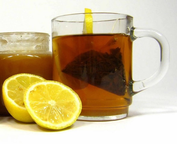 Cómo hacer miel y limón como remedio para la garganta