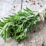 Infusión de romero: cómo prepararla (receta) y beneficios